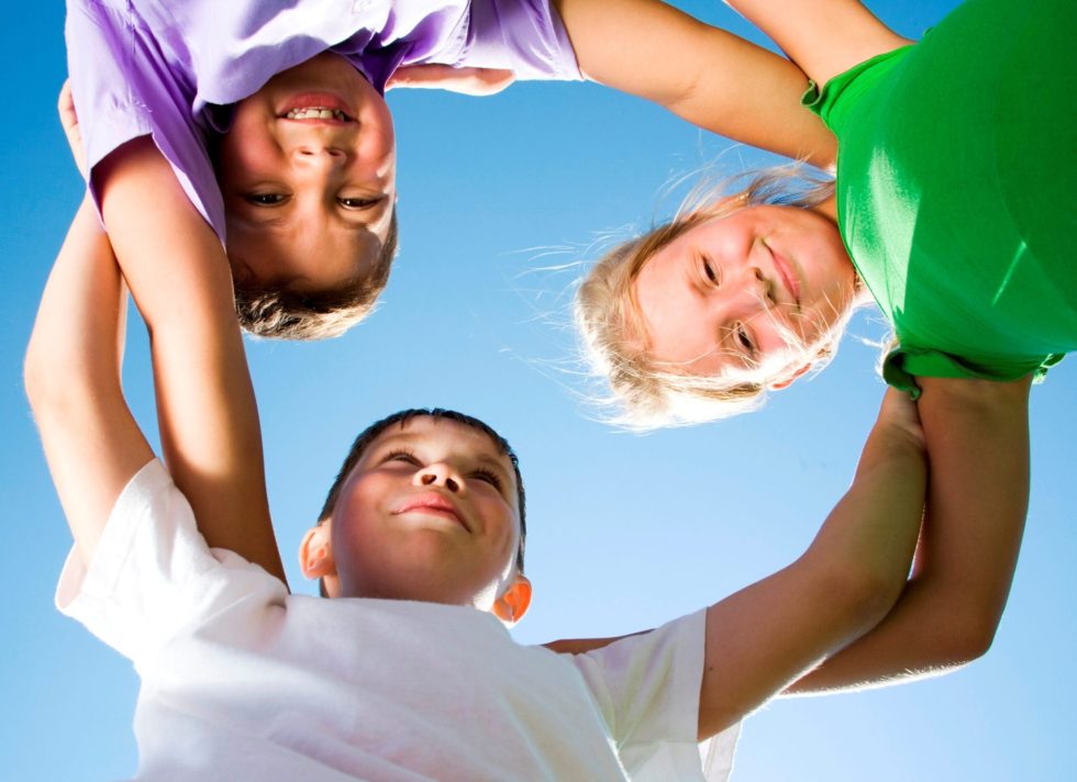 Ideas for Encouraging Children's Friendship at School - Bounce: The All ...